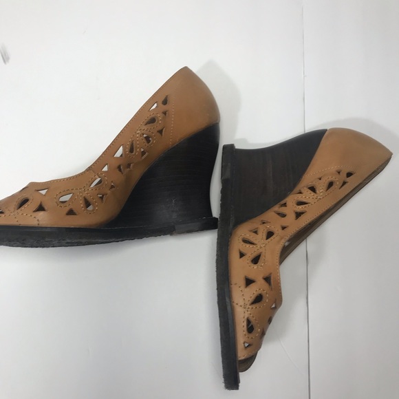 Report | Shoes | Report Brand Wedge Sandals | Poshmark